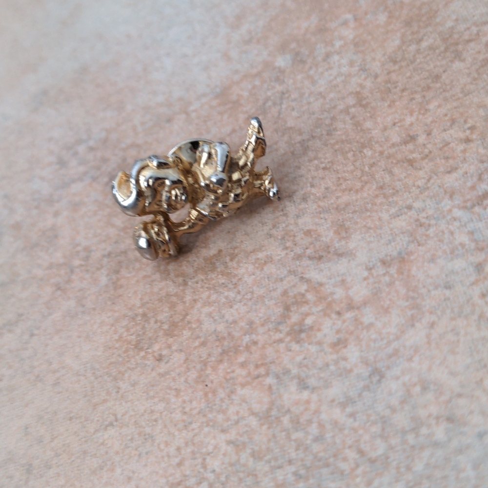 Big Boy Pin Can Be Worn On Necklace As Well Has Loop - Gem